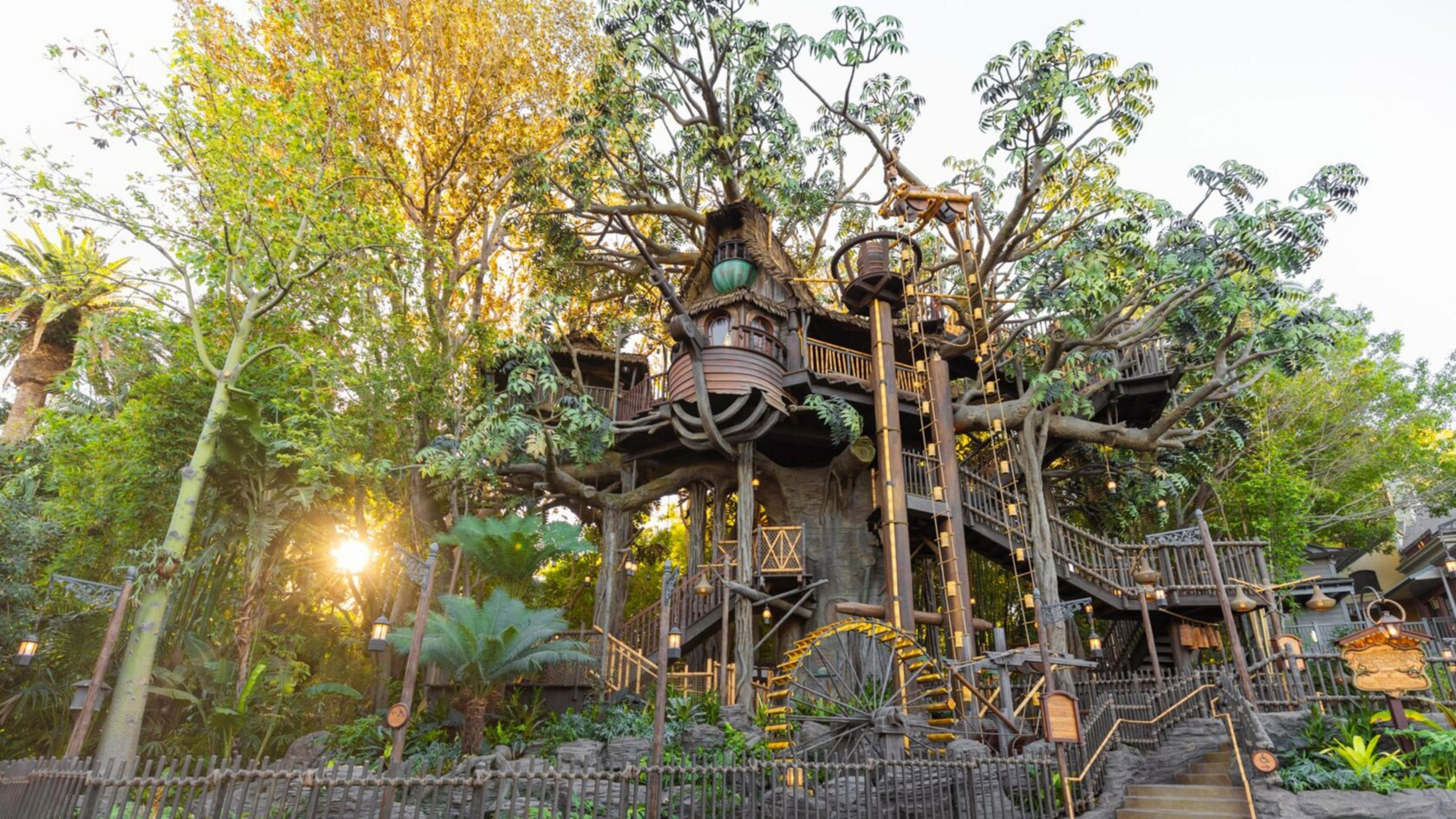 Adventureland Treehouse at Disneyland Resort | Attraction Insight
