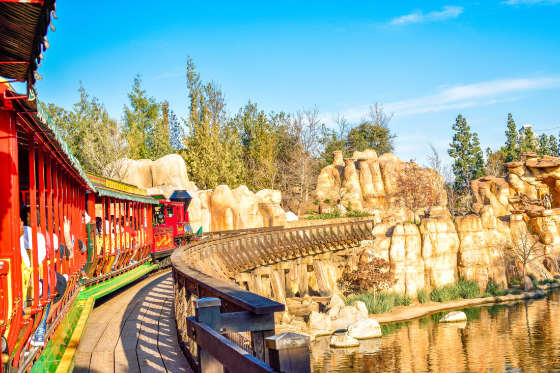 Disneyland Railroad at Disneyland Resort | Attraction Insight