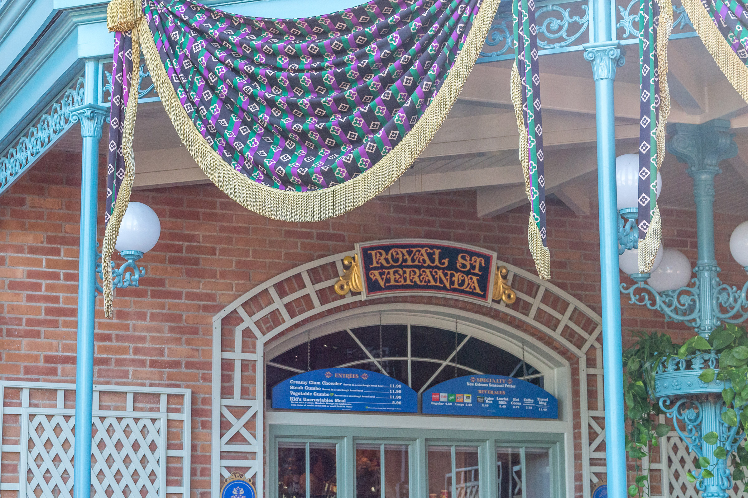 Royal Street Veranda at Disneyland Resort | Attraction Insight
