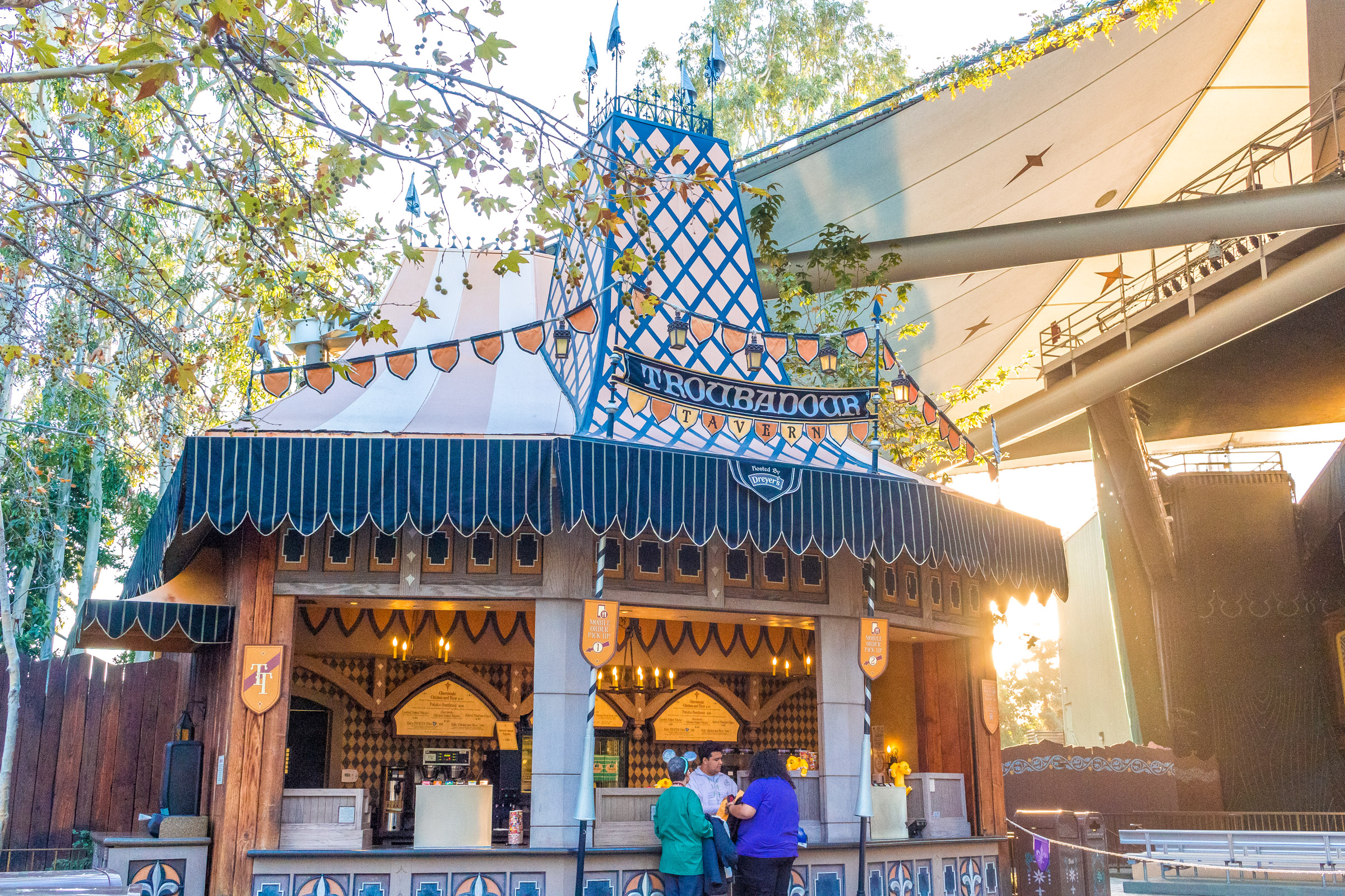 Troubadour Tavern at Disneyland Resort | Attraction Insight