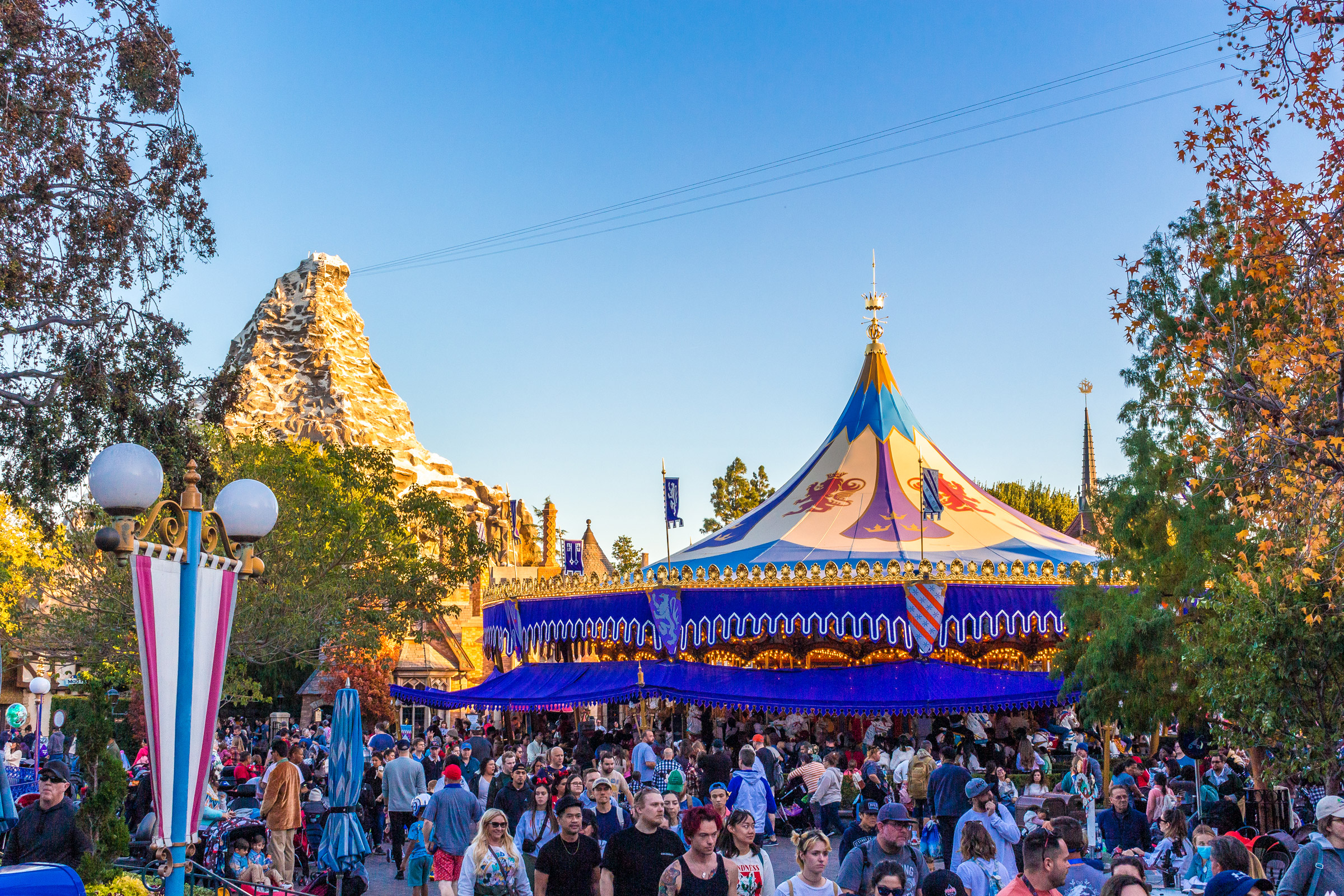 Disneyland Park Touring Plan | Attraction Insight