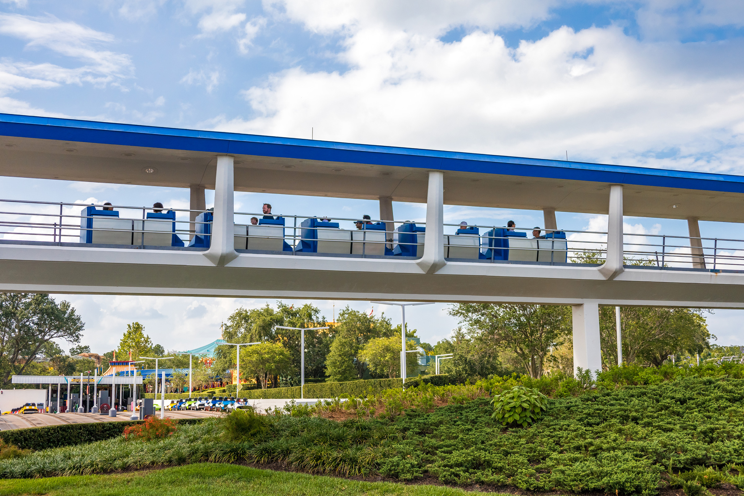 Tomorrowland Transit Authority PeopleMover at Walt Disney World ...