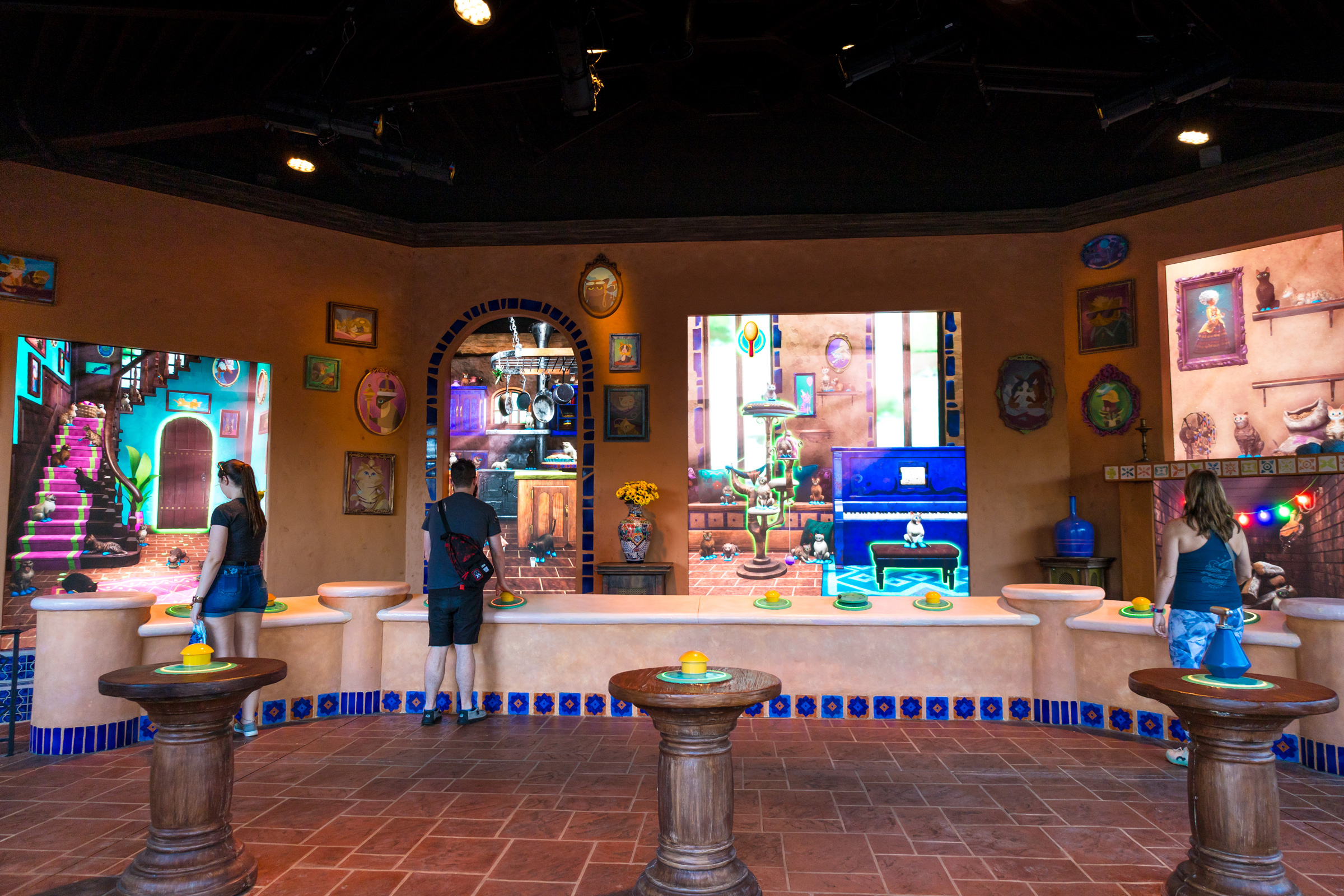 Mama Luna Feline Fiesta at Universal Orlando | Attraction Insight