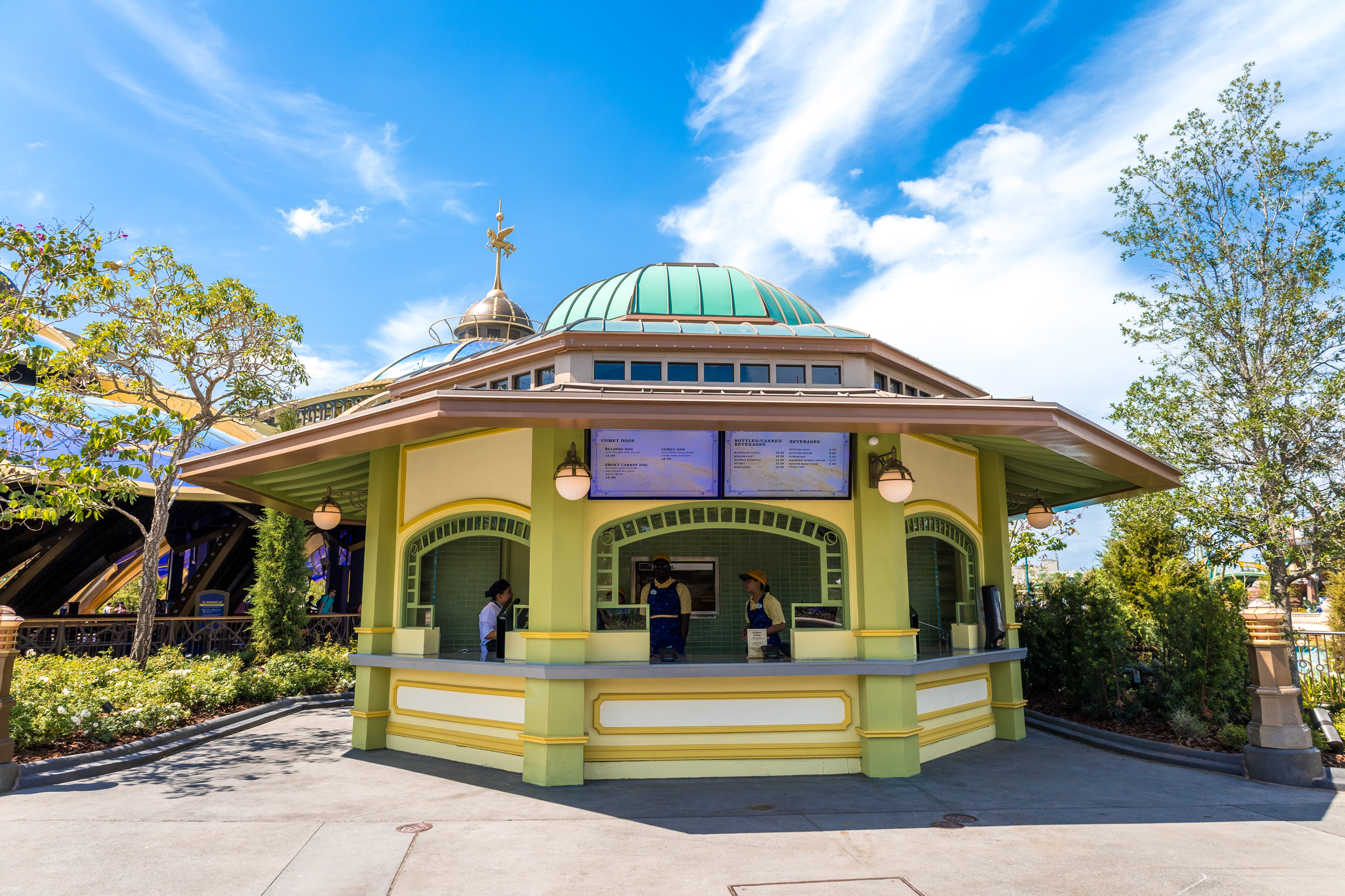 Comet Dogs at Universal Orlando | Attraction Insight