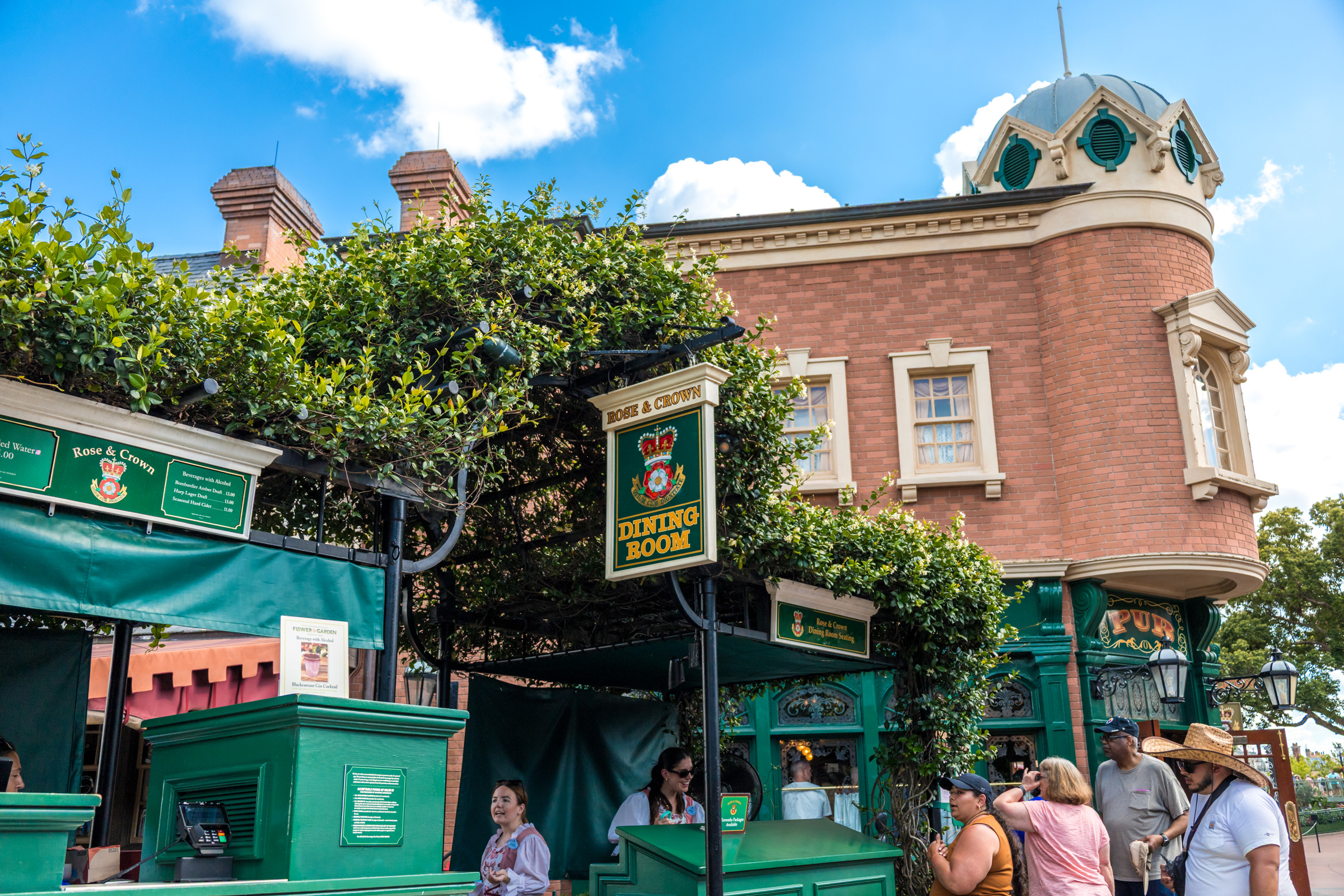 Rose & Crown Dining Room at Walt Disney World | Attraction Insight