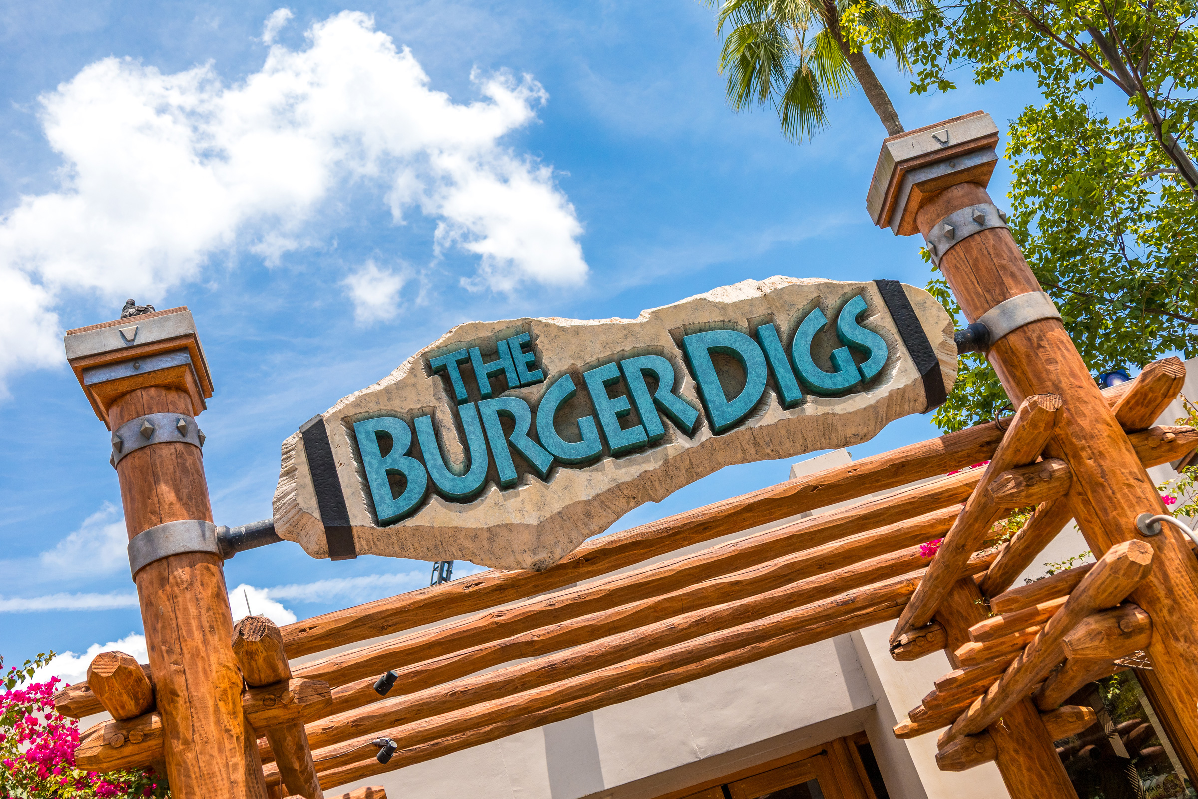 The Burger Digs at Universal Orlando | Attraction Insight